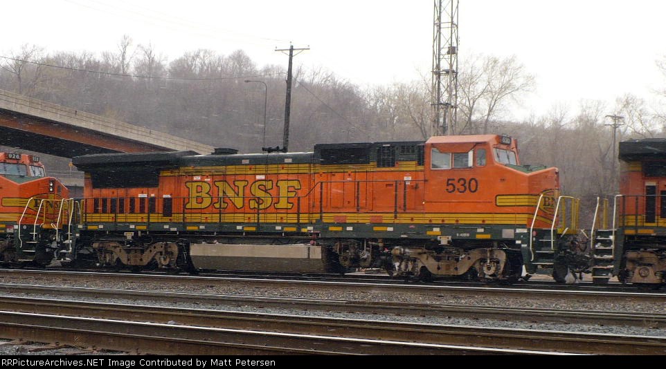 BNSF 530